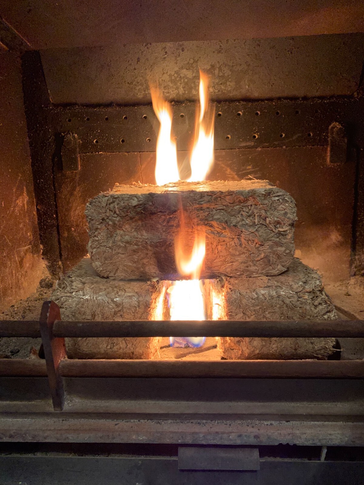 SECONDS HOTBLOCKS WOOD BRIQUETTES, FUEL BURN STOVES & ECO FRIENDLY ...