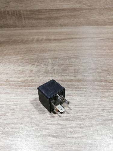 GM Relay Control Module Unit 90464760 v23134 k52 x220 | eBay