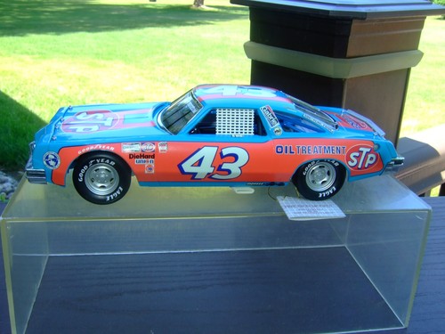 Franklin Mint 1/24th Scale Richard Petty NO. 43 Olds Cutlass-BOX ...