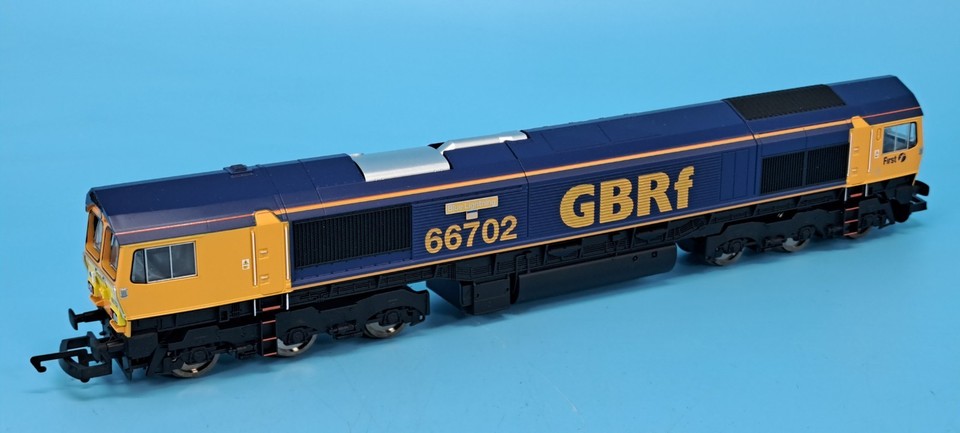 Hornby R2652 - GB Co-Co Diesel Electric Class 66 Loco '66702' GBRF ...