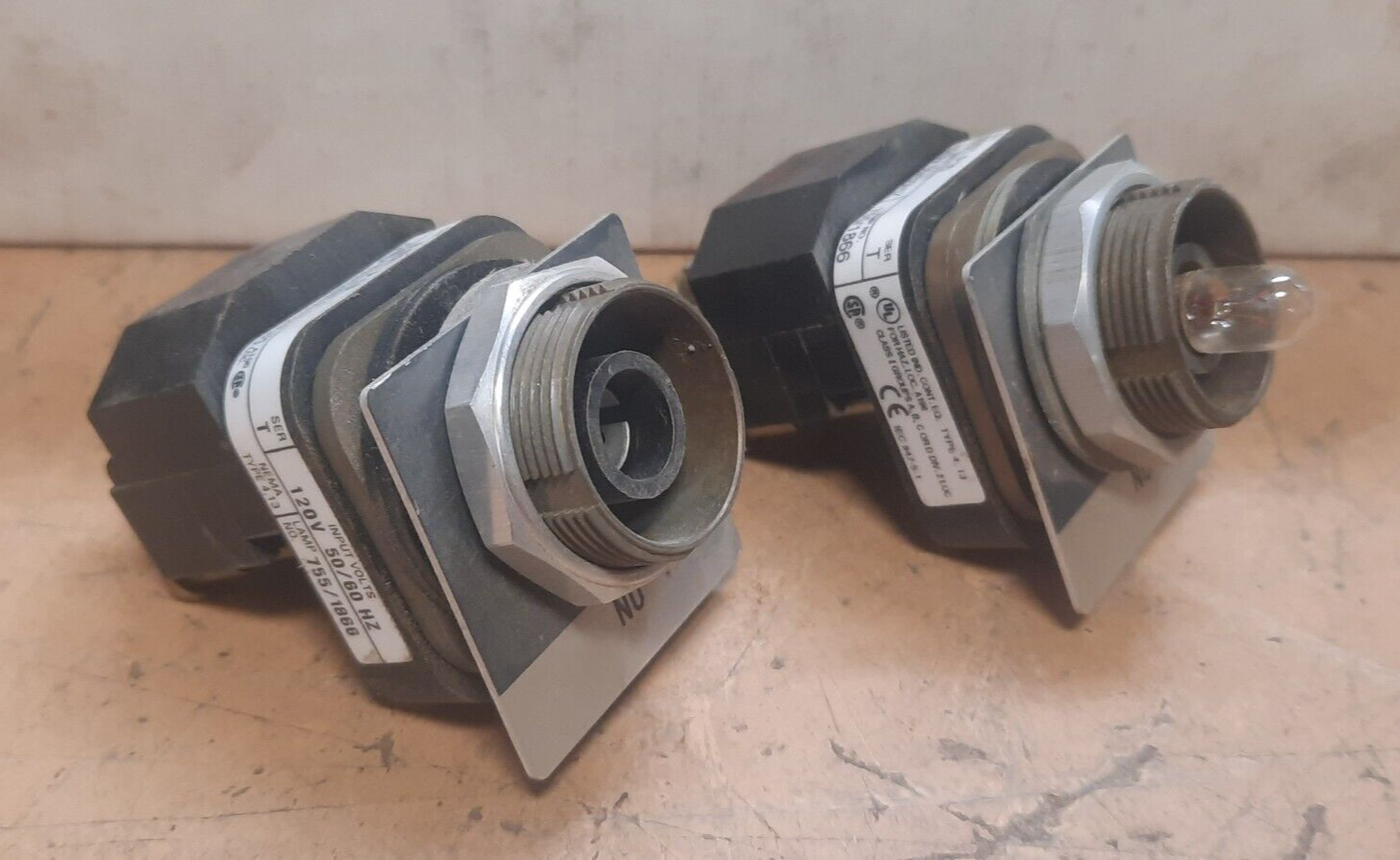 ALLEN BRADLEY #800T-P16 LOT OF 2 INDICATOR LIGHTS M157D | eBay