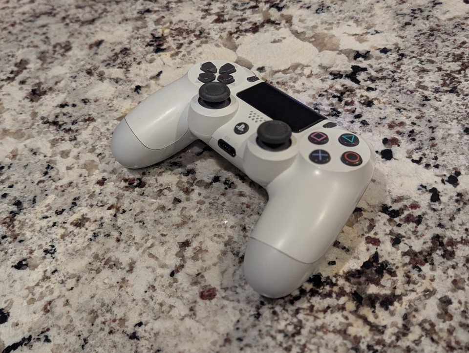 Sony DualShock 4 Wireless Controller for PS4 PlayStation 4 White ...