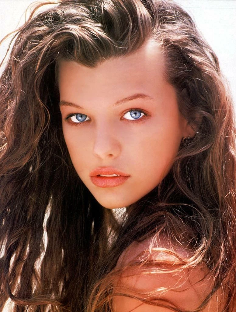 Milla Jovovich 1995