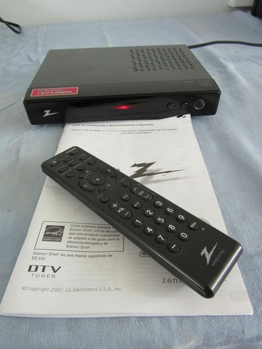 Zenith Digital DTV TV Tuner Converter Box Model DTT901 w/ Remote ...