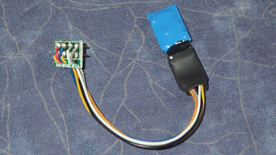 6 Pin DCC Chip on a Bachmann 36-563 6 pin Decoder Socket with 8 pin ...