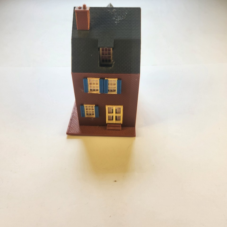 Red Two Story House With Dormer Window HO Scale | eBay