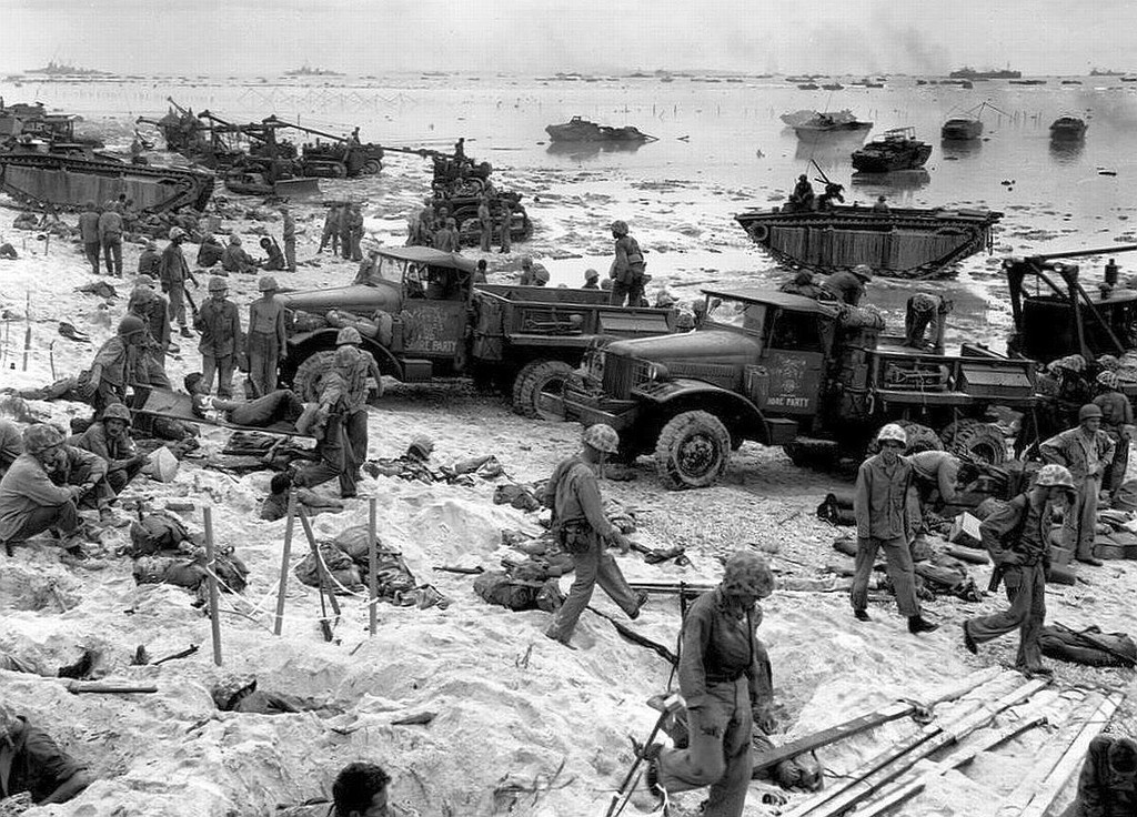 WWII Photo US Marines on Peleliu Landing Beach USMC World War 2 WW2 ...