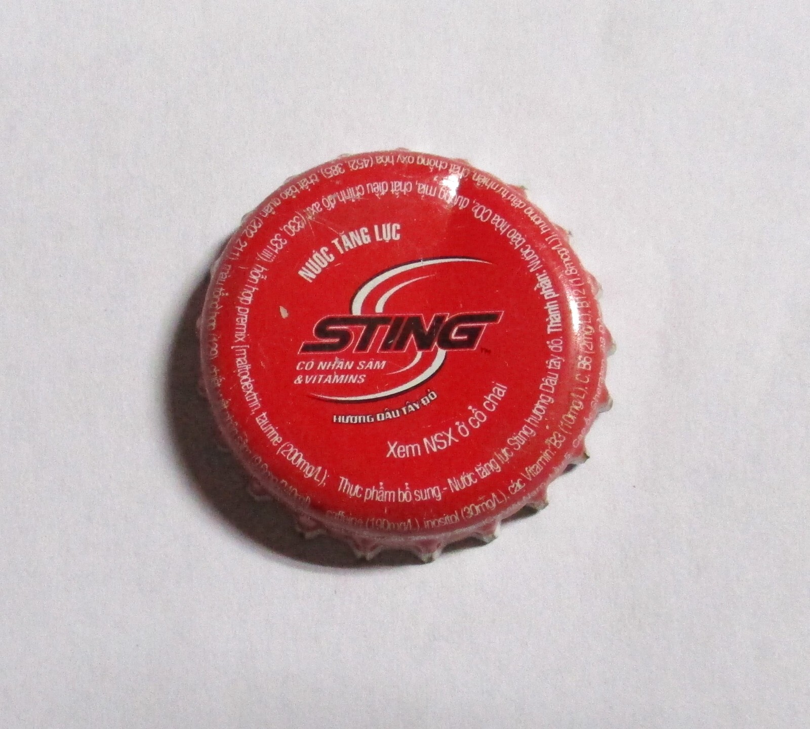 STING ENERGY DRINK Strawberry Soda Bottle Cap Crown VIETNAM 2009 Red ...
