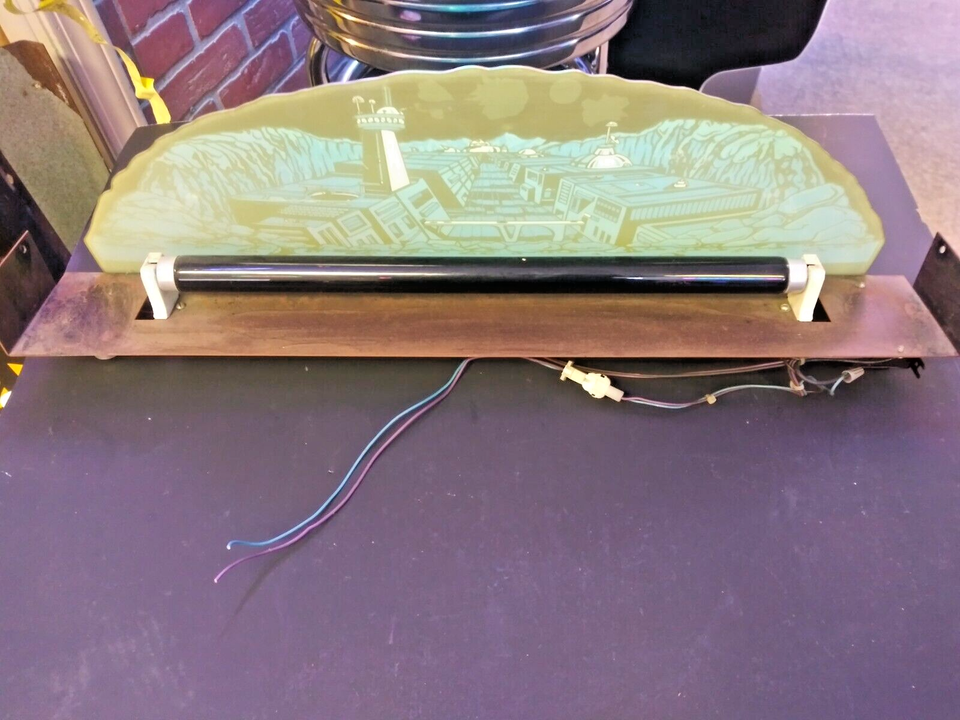 Space Invaders Deluxe Arcade Game Backdrop Cardboard and Light Fixture ...