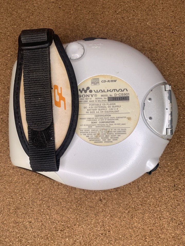 Vintage Sony S2 Sports CD Walkman(R) / MP3 Player, D-CS901, FOR PARTS ...