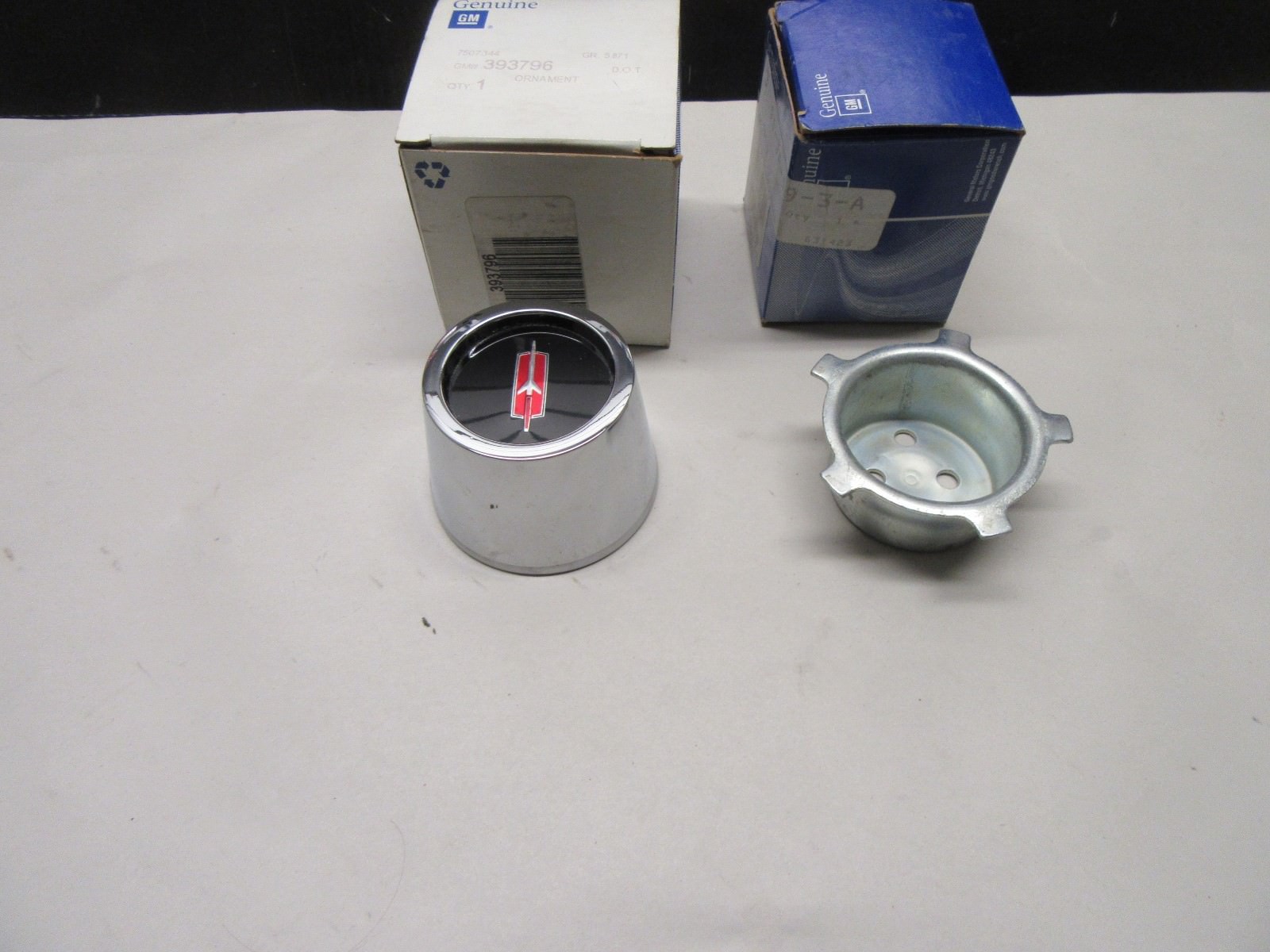 OLDSMOBILE CUTLASS 442 SS1 WHEEL CENTER CAP 1X WITH RETAINER NOS | eBay