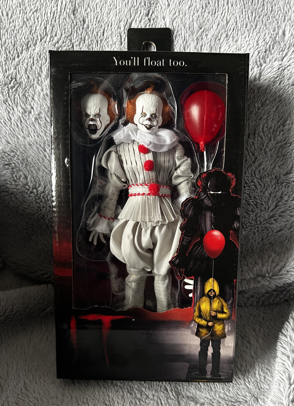 IT (2017) Clothed PENNYWISE 8" action figure~Bill Skarsgard~NECA ...