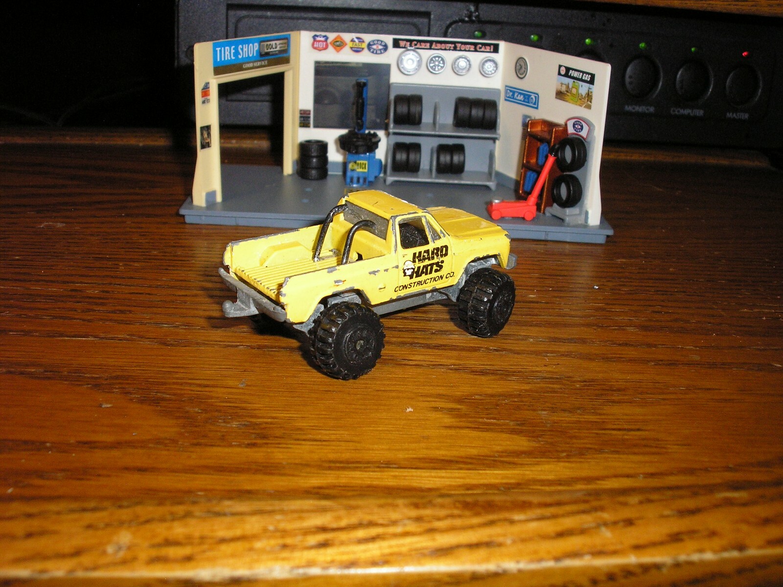 Road Champs GMC Sierra High Roller Hard Hats Construction Pickup Truck ...