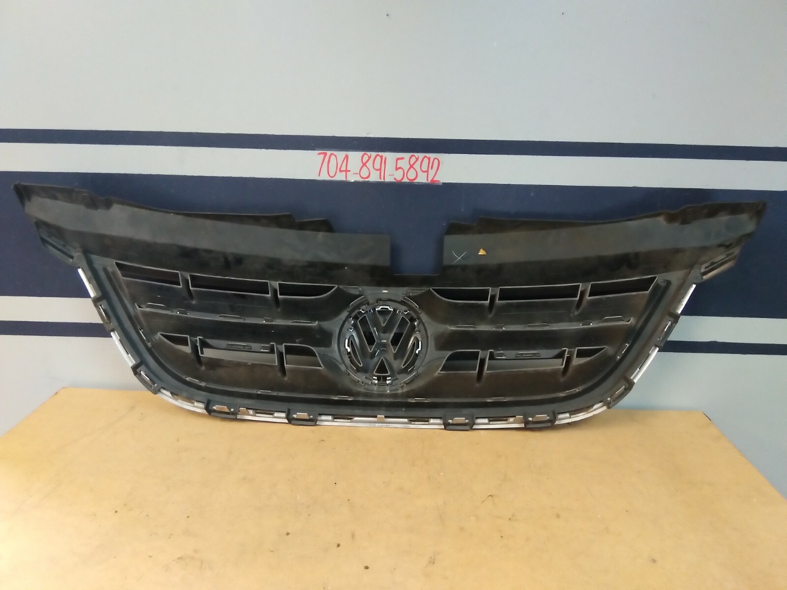 2009-2012 Volkswagen VW Routan Chrome Front Grille Grill W/ Emblem 09 ...