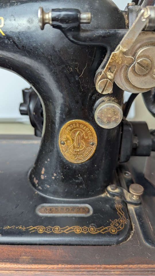 VTG 1930s Singer Sewing Machine Black With Wood Case AE520425 UNTESTED ...
