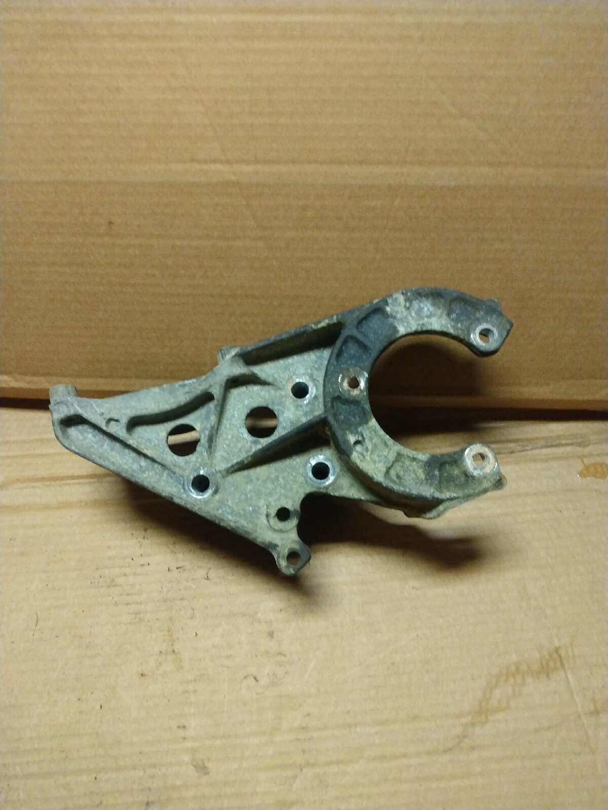 Power Steering Bracket dilemma | Bronco Forum - Full Size Ford Bronco Forum