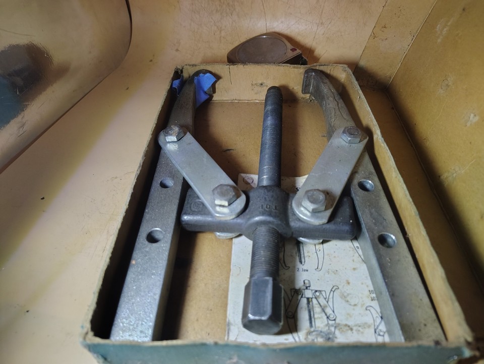 Vintage Armstrong -Bray Gear, Wheel, And Bearing Puller 8'"Chicago | eBay