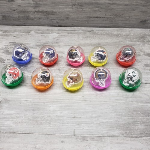 Vintage Lot of 10 NFL Keychains Vending/Bubblegum Machine Prize NFL ...