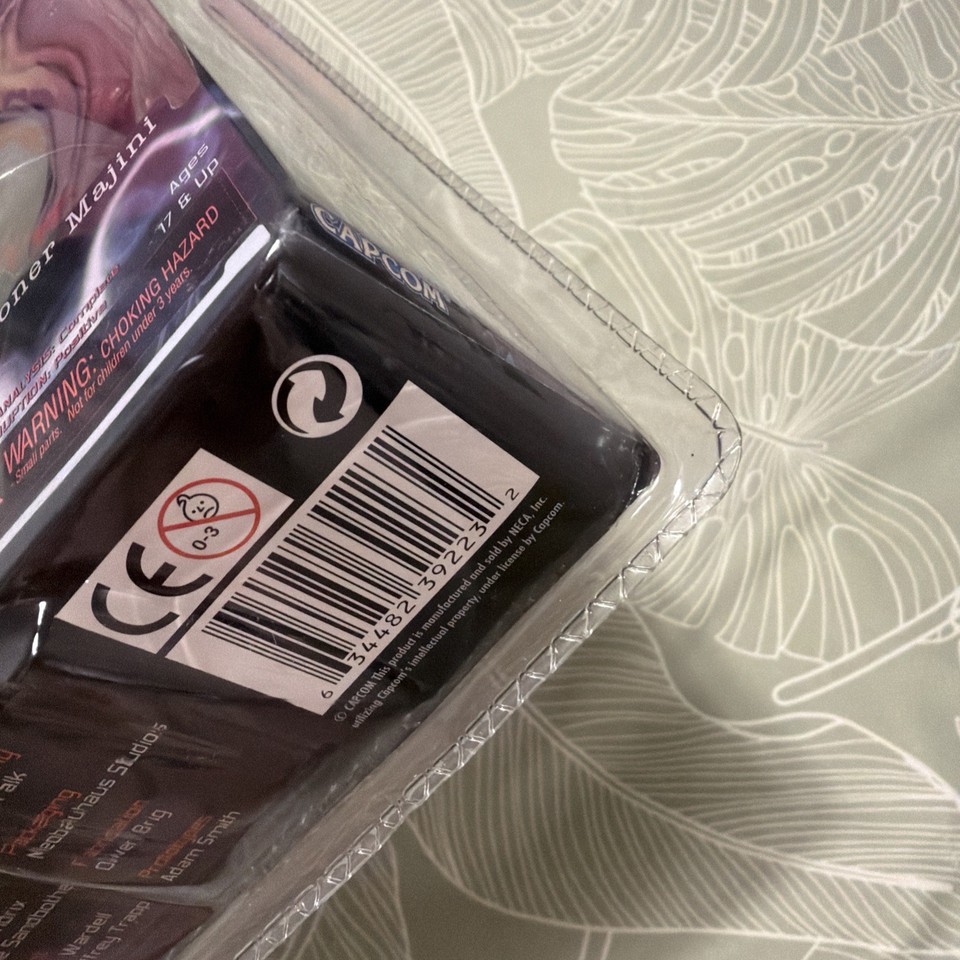 Resident Evil 5 Executioner Majini Capcom Neca new sealed unopened ...