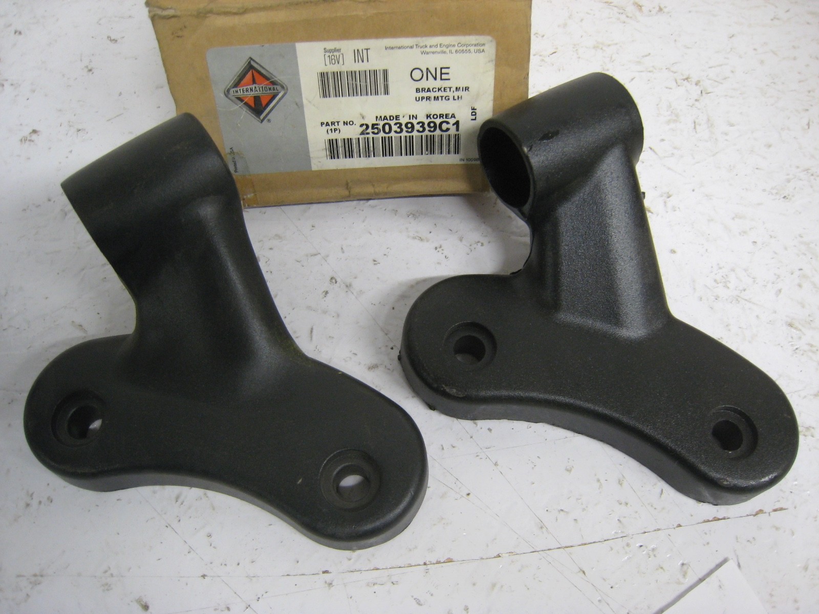 NAVISTAR INTERNATIONAL BRACKET 2503939C1 Mirror Left Pack of 2 | eBay