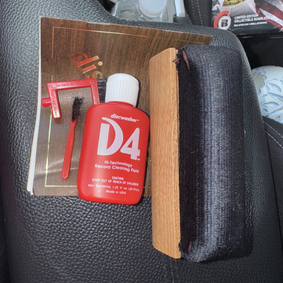 Vintage Discwasher D4 Record Care Vinyl LP Cleaner Brush with Fluid | eBay