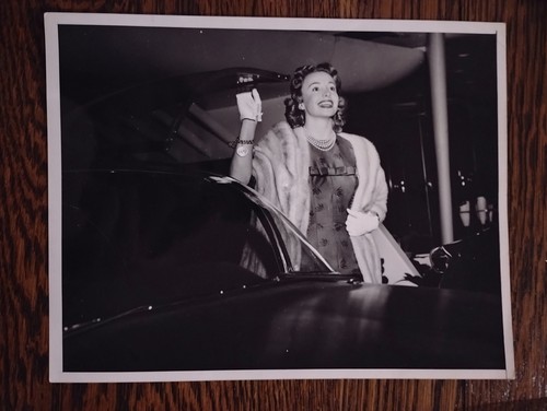 Audrey Meadows Type 1 Photo Meadows Estate Auction THE HONEYMOONERS ...