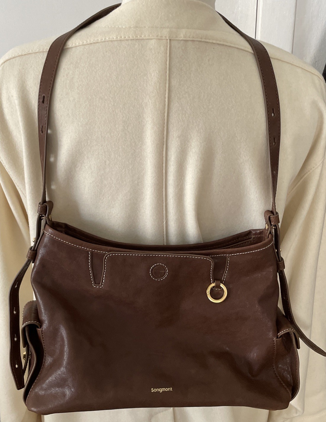 Songmont Large Yore Hobo Bag in Sandalwood brown vegetable-tanned ...