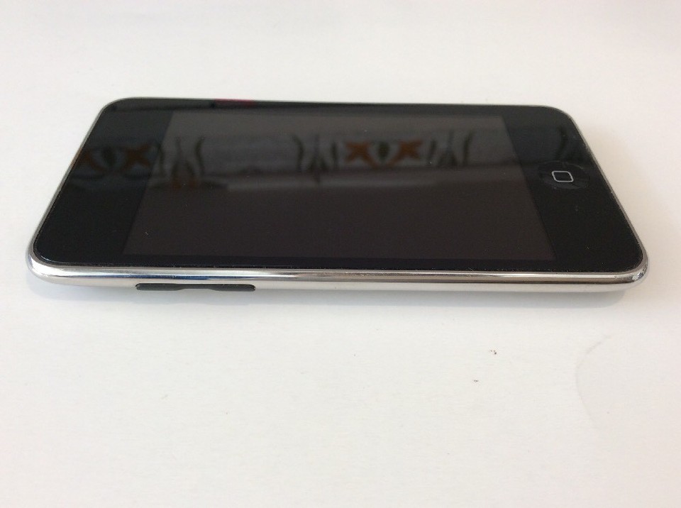 Apple iPod touch 3rd Generation Black (32 GB) Good Condition ...
