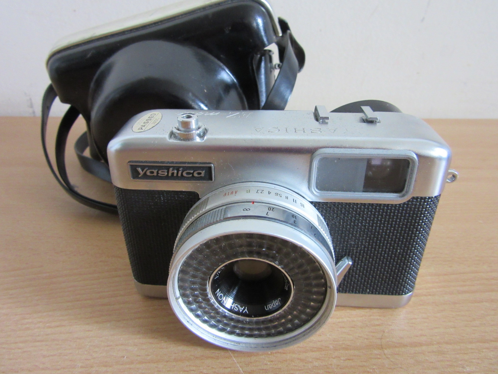 Vintage Yashica EZ matic camera w/ 37mm Lens & leather case | eBay