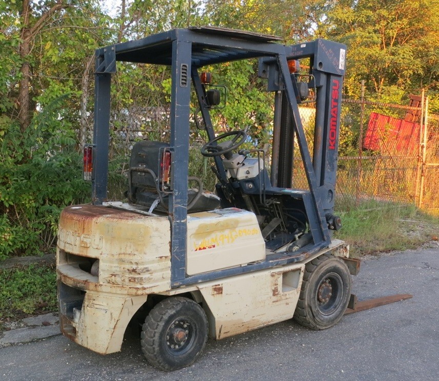 FORKLIFT 4,000 lb. Yale Air Tires, Gasoline, See thru Mast, 1,225 ...