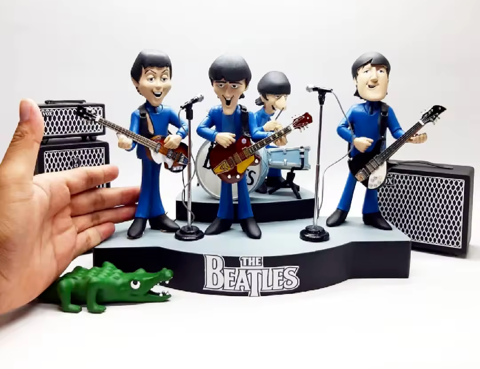 Beatles Figurines & Instruments with Drums, VOX Amps, Stage & Alligater ...