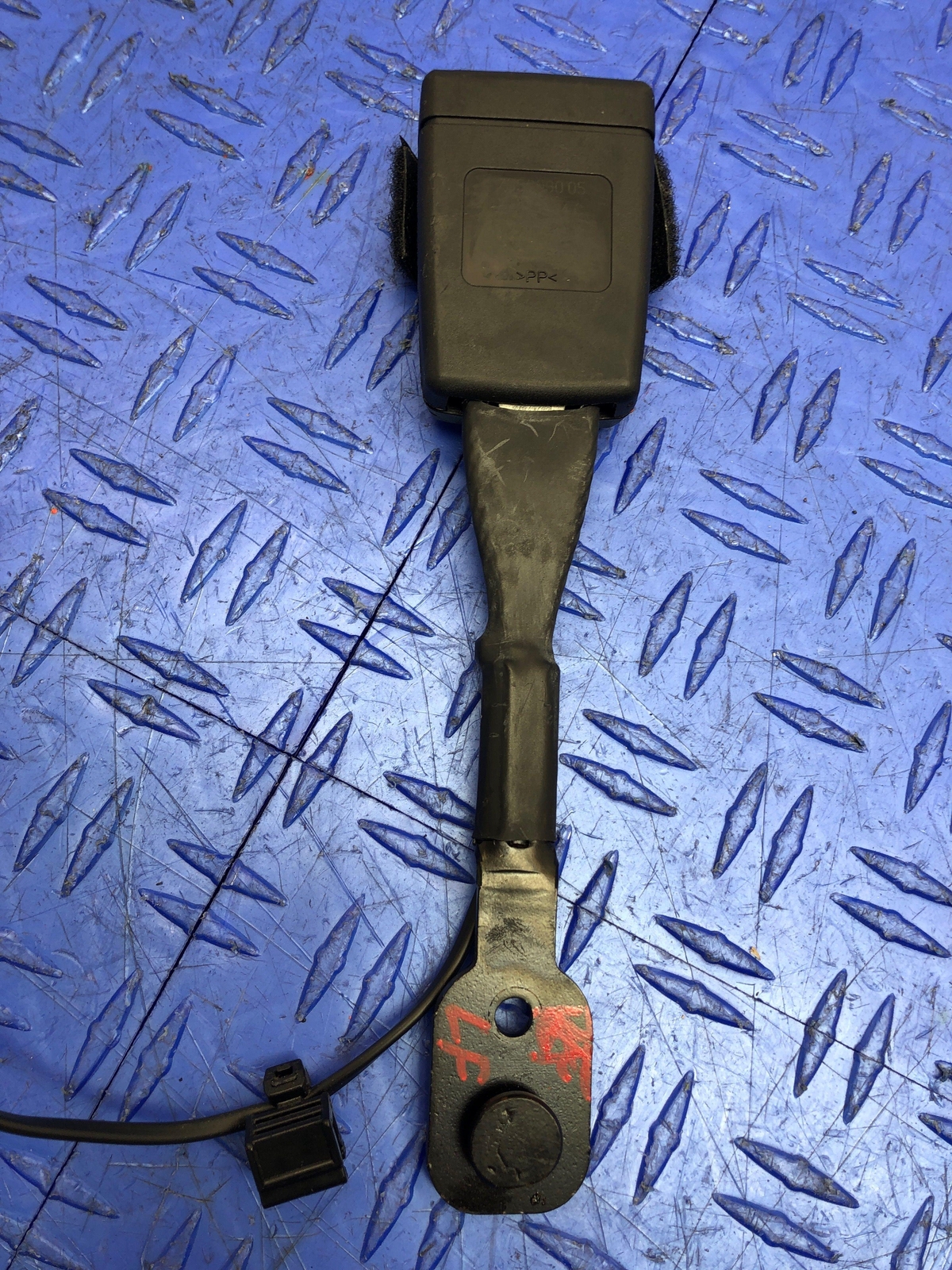 2016 - 2020 BMW 750 FRONT RIGHT OR LEFT SEAT BELT BUCKLE 72117359090 ...