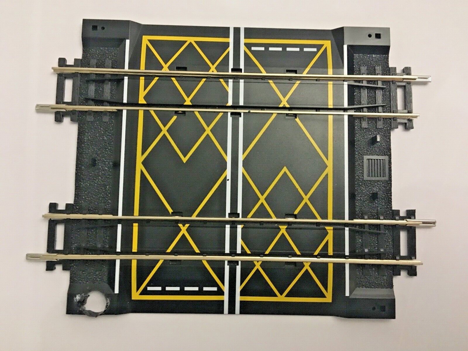 Hornby R636 & R645 Double & Single Track Level Crossing + Gates or ...