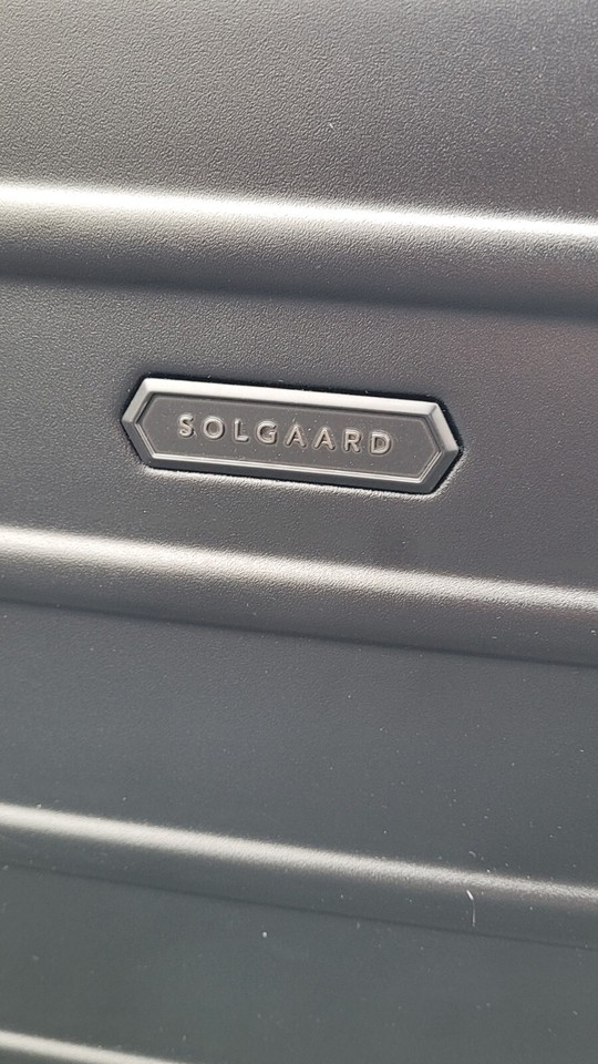 Solgaard Hard Shell 4-wheel Spinner Carry-On Original 22" US | Baltic ...