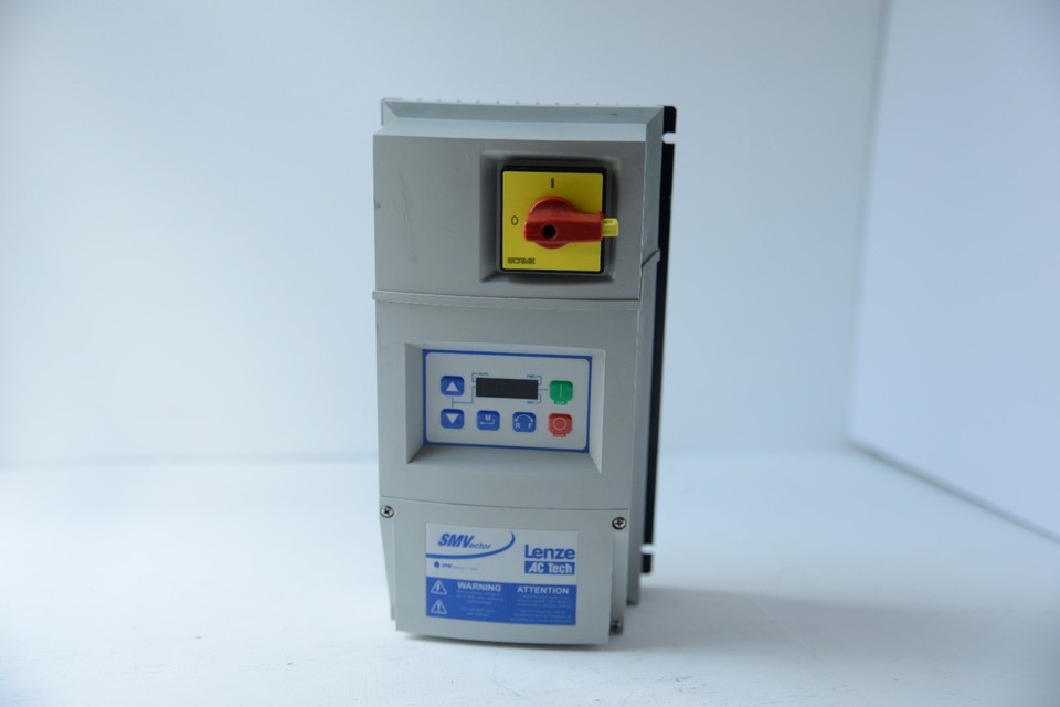 LENZE AC TECH SMVECTOR SERIES VFD ESV371N04TMC .5HP | eBay