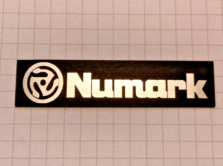 Numark Circle Logo NUMARK® MIXTRACK PLATINUM FX SILVER LTD EDITION