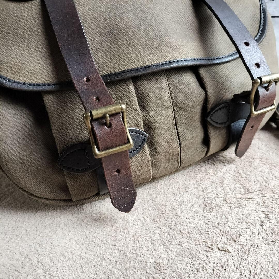 Authentic Filson Oiled Shoulder Bag Messenger crossbody Authentic Filson Oiled Shoulder Bag Messenger crossbody
