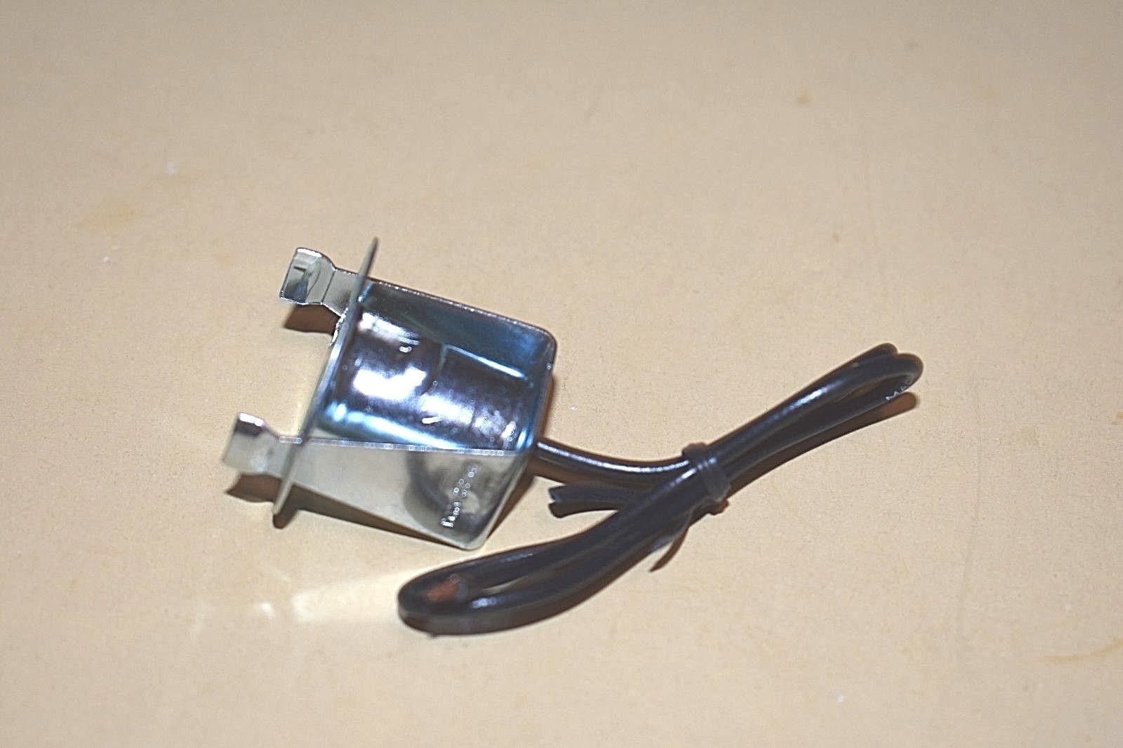Universal 1 Contact Spring Loaded Light Lamp Socket Ford GM Mopar AMC ...