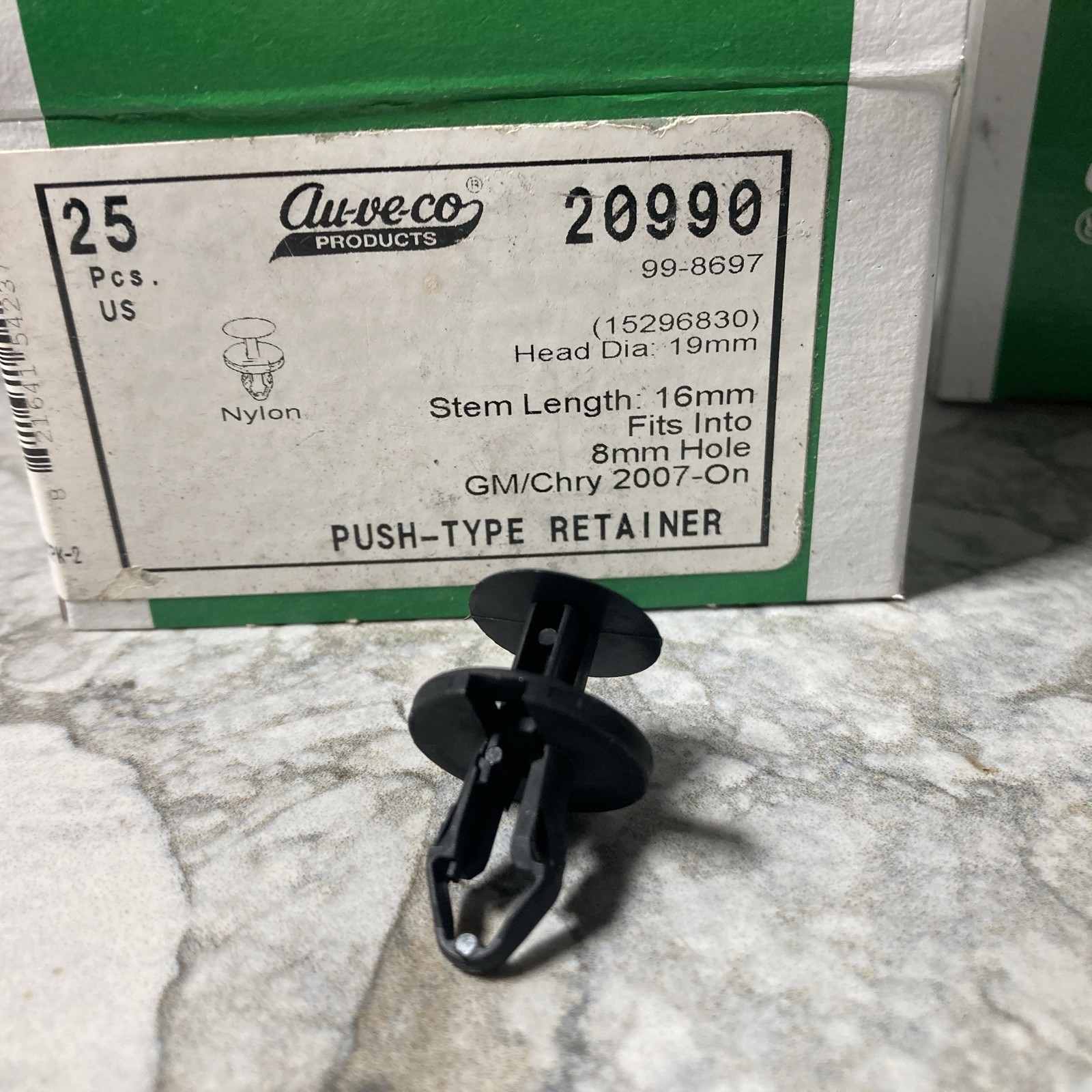 25 Auveco 20990 Push-Type Retainers for GM 15296830 and Chrysler ...
