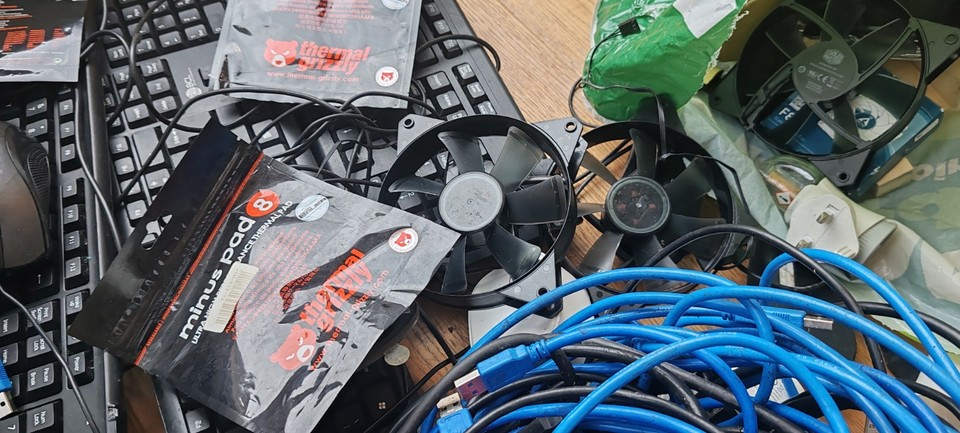 PC parts bundle - mining, wired keyboards, mice, usb cables, pc fans ...