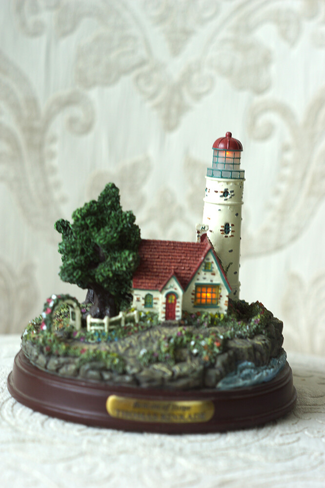 Thomas Kinkade Lighthouse Figurines Hawthorne Village The Light Of