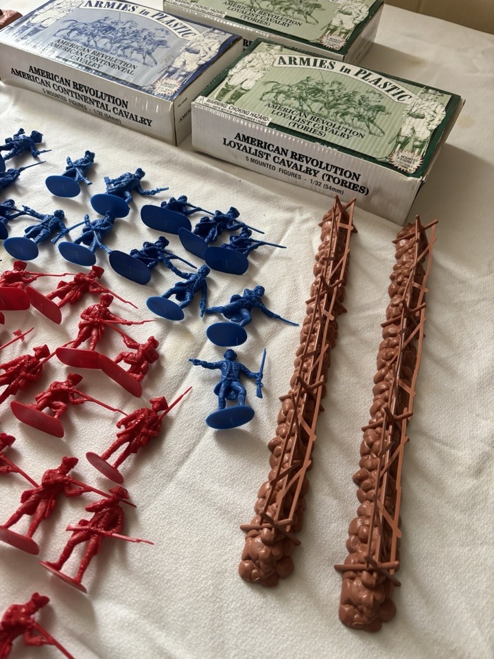 Mixed Lot Of Plastic 1/32 figures American Revolution Soldiers Horses ...