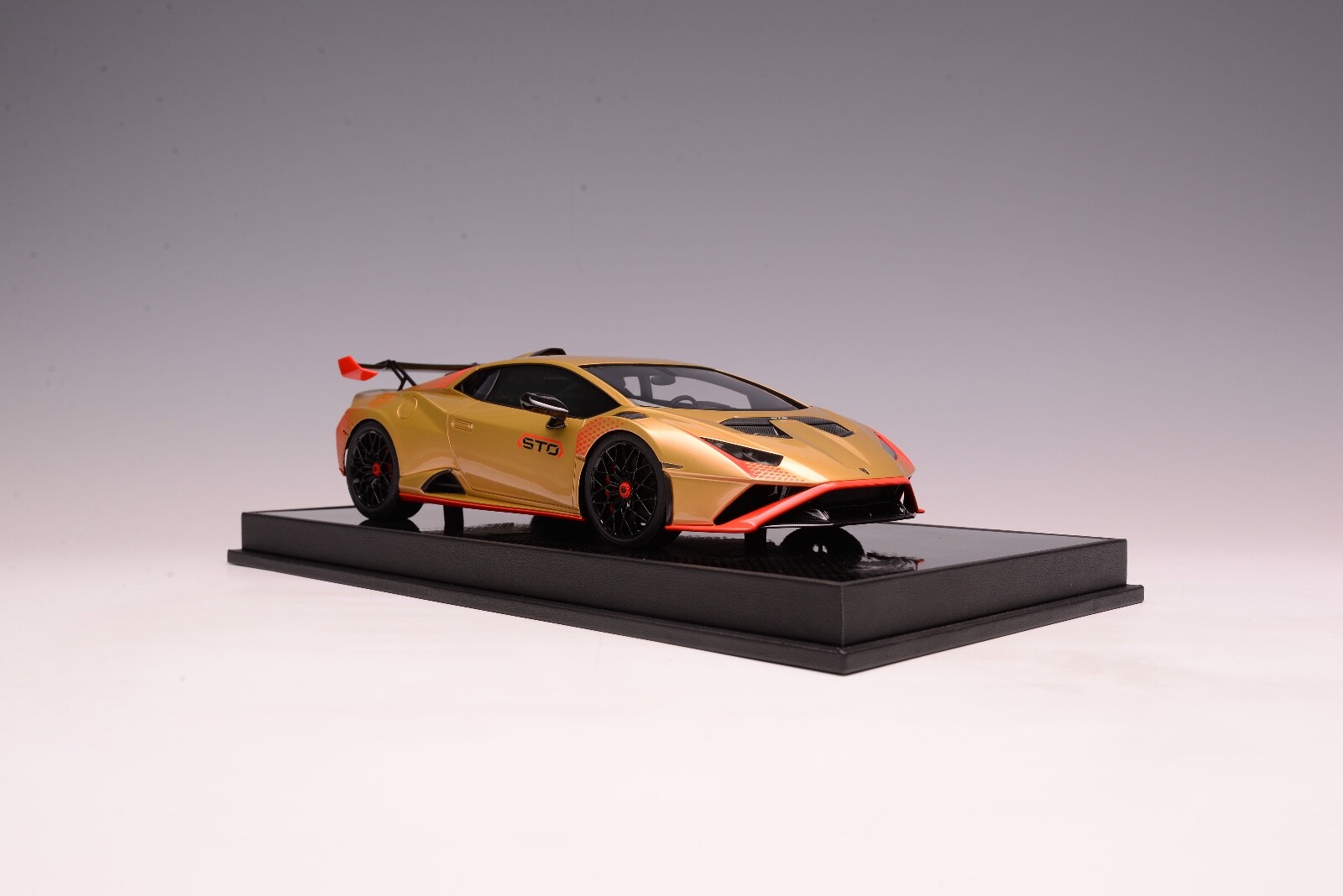 1/18 Ivy Models Lamborghini Huracan STO Gold with Red Accent Carbon 15 ...