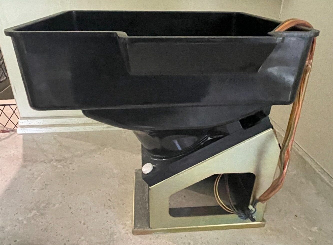 Pachislo Slot Machine Hopper U-HPB-B29 - Replaces RH1 / RH2 for Yamasa ...