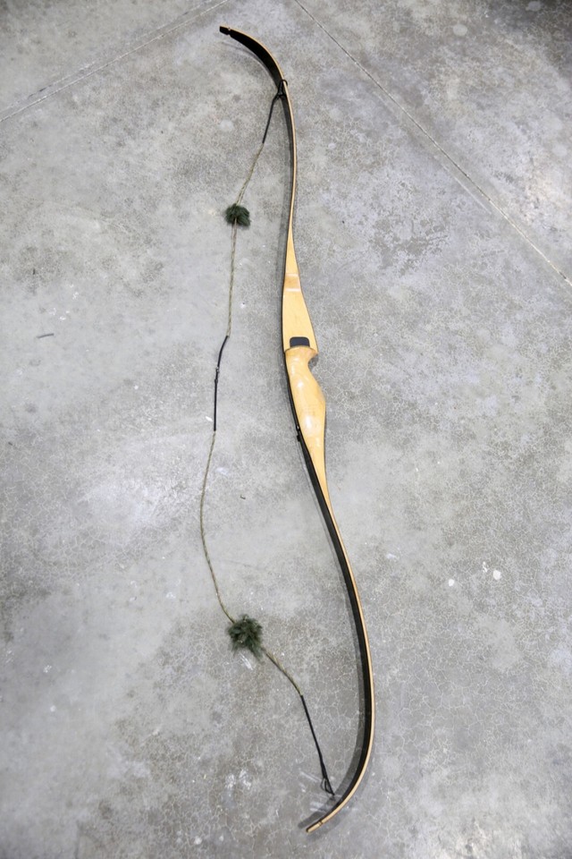 Bear Archery Black Bear Glass Powered Vintage Recurve Bow Brown Black ...