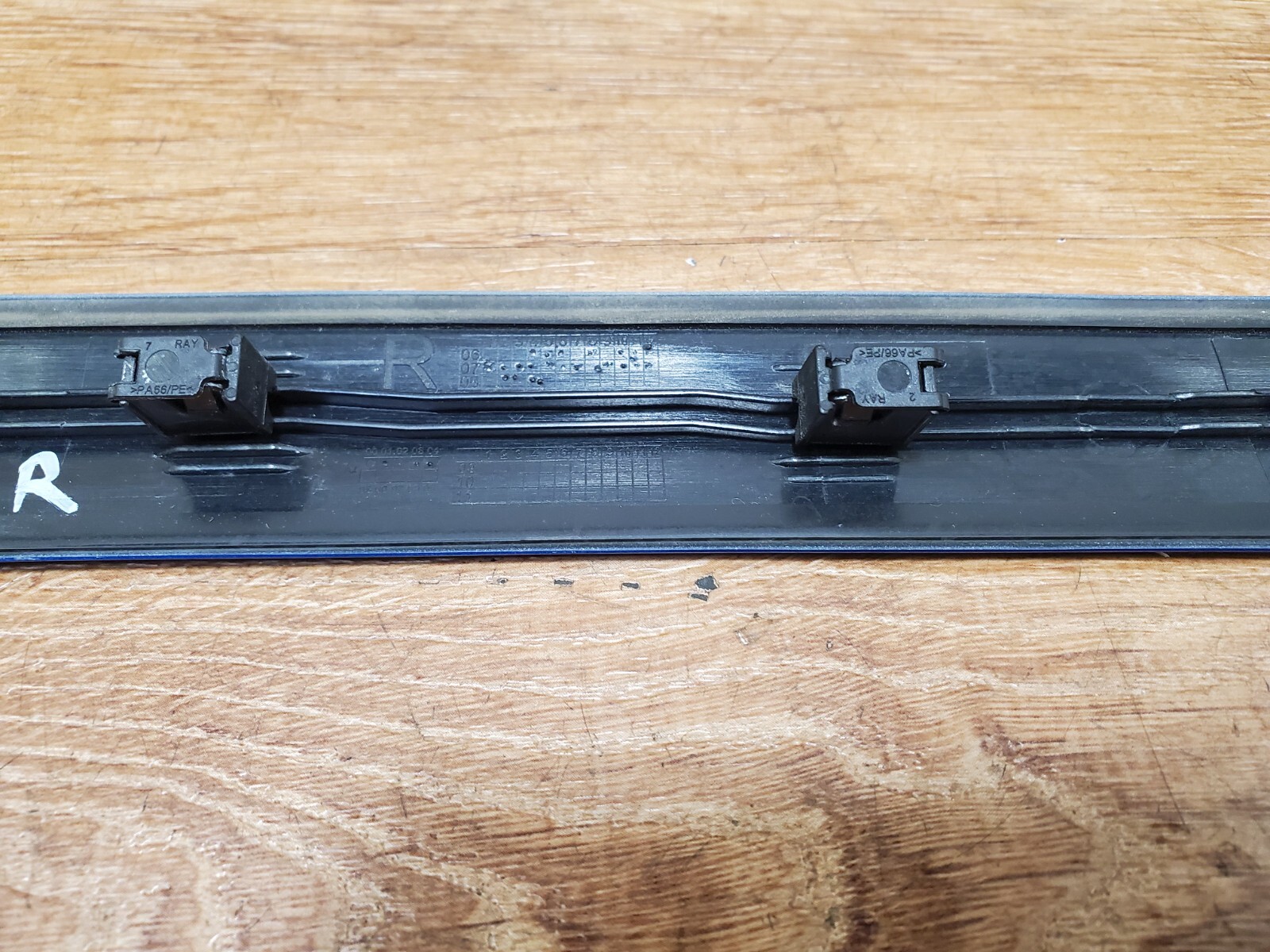 Genuine BMW Retractable Roof Molding Trim Right OE 54377184038 for sale ...