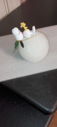 PEANUTS-4.5"H LED SNOOPY ON SNOWBALL FIGURINE-NEW-2019 | eBay