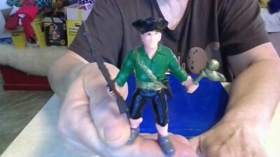 Revolutionary War Soldier Pirate Toy Mini Figure w/ Musket Rifle Gun ...