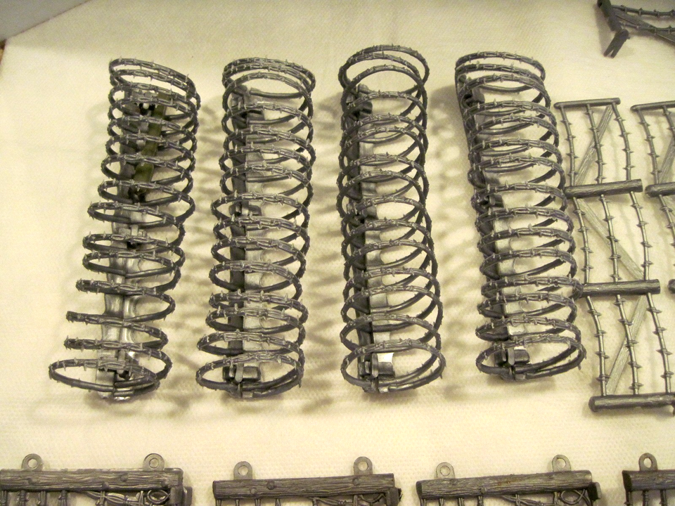 Marx Barbed Wire Fence Battleground / Desert Fox Accessories 20-piece ...