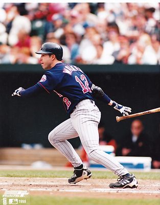 Todd Walker Minnesota Twins Licensed Unsigned Glossy 8x10 Photo MLB (A ...